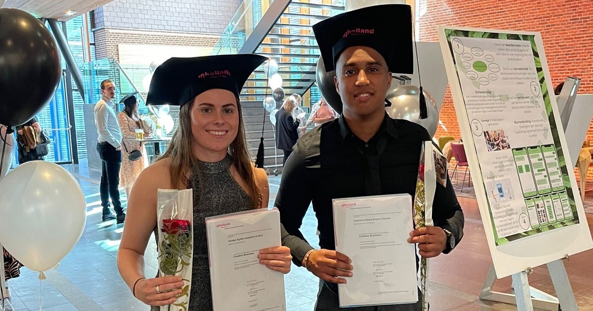 Mbo studenten Nova College Business School slagen met vlag en wimpel ...